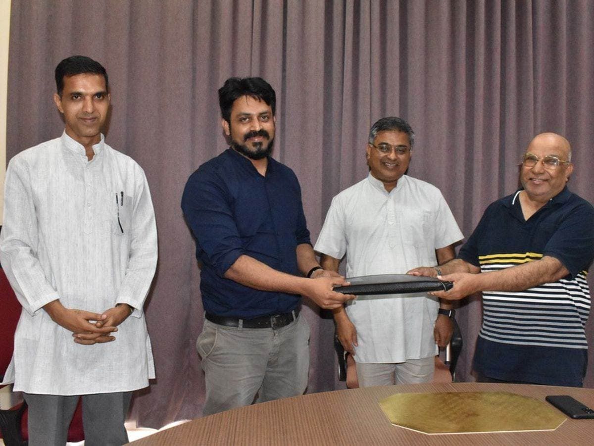 Dr (Fr) Kiran Coth takes charge as new Finance Officer - AIMIT