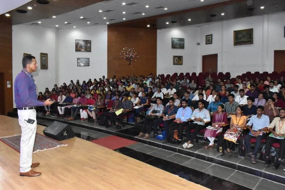 Placement Cell hosts session on ‘employer expectations from a candidate ...